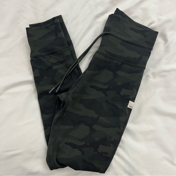 Vuori | Pants & Jumpsuits | Vouri Daily Legging Green Camo Small | Poshmark